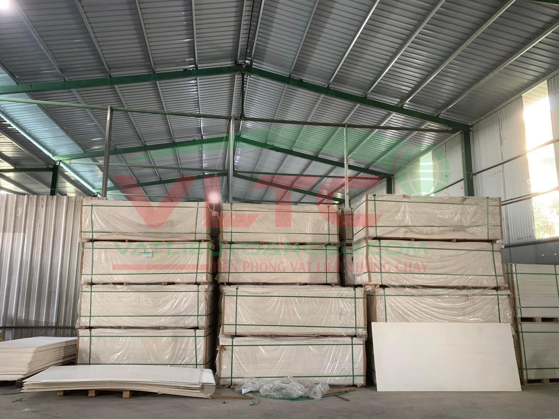 Tấm chống cháy MGO - Giải pháp ưu việt trong việc chống cháy cách nhiệt